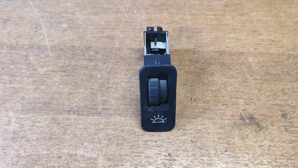 Кнопка освещения панели приборов Peugeot 206 6552T1