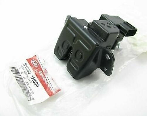 Замок двери багажника для Kia Venga 2009-2019, Sorento 2009-2012, Soul 2008-2013, Ceed 2006-2012 / арт. 812301H000 / бренд MOBIS