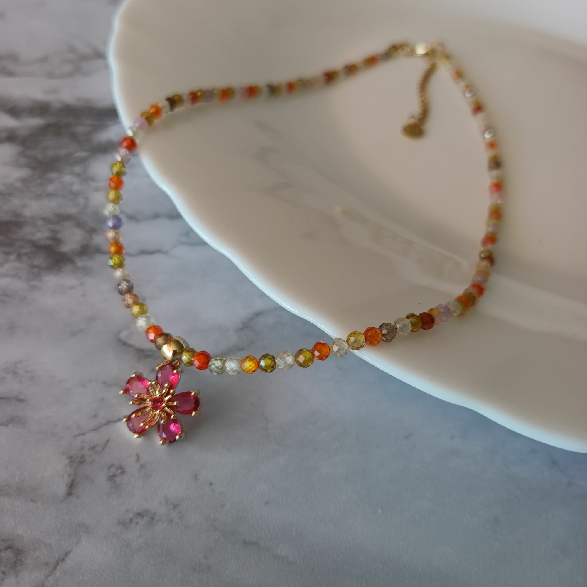 Колье, стекло