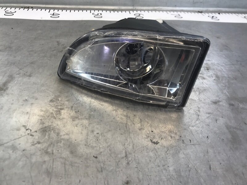 Фара противотуманная передняя правая Audi 100 8C5 AU222-1270AL