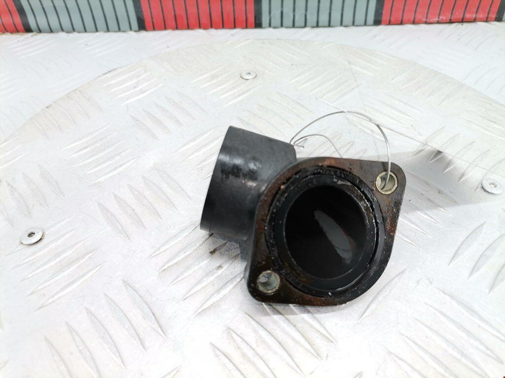 Фланец (штуцер системы охлаждения тройник) Renault Laguna 2 8200590563 арт. 1605393