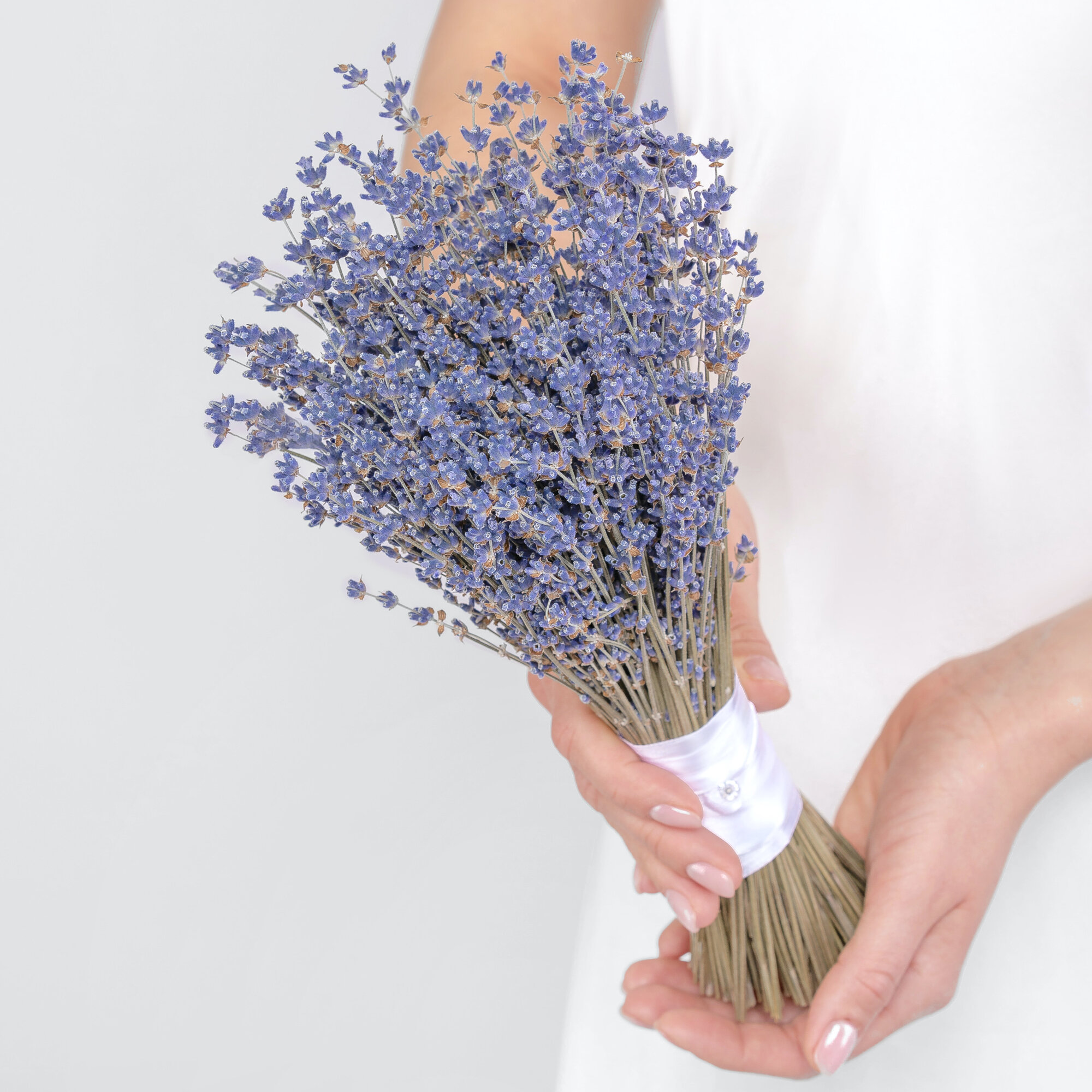 Букет невесты Мегацвет24 "Лаванда", под лентой, лавандовый цвет