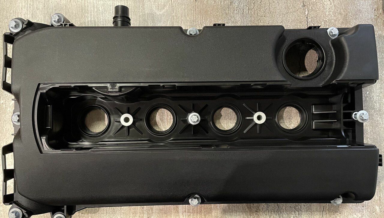 Клапанная крышка головки блока цилиндров / OPEL 1.6/1.8 LET, LEL, LER, XER, Chevrolet Aveo, Cruze, Tracker 1.6/1.8 аналог