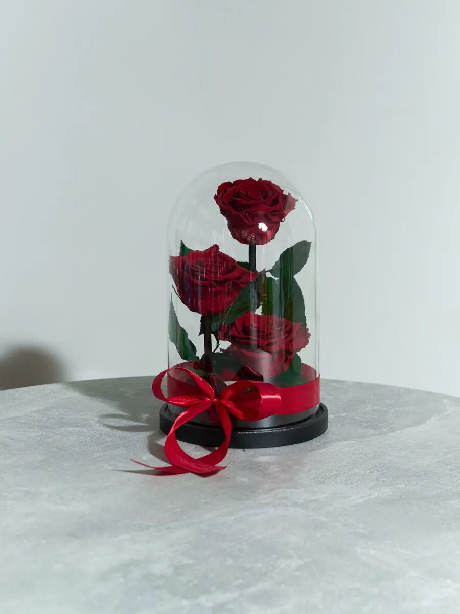Композиция живая роза в стеклянной колбе