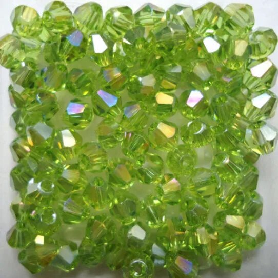 Зеленые стеклянные бусины 4 мм, изумрудный Light Green AB, 100 шт