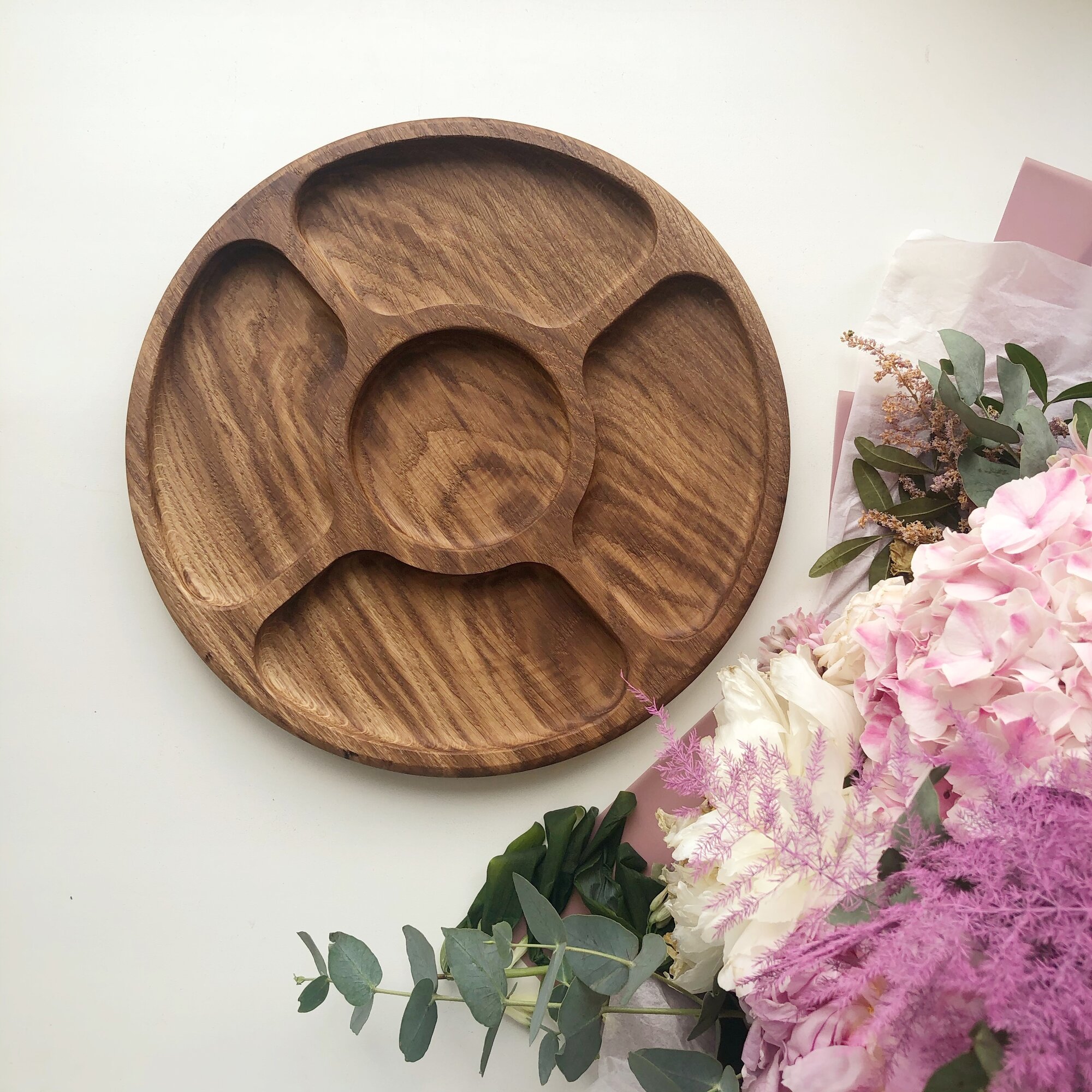 Менажница круглая из массива дуба 27см