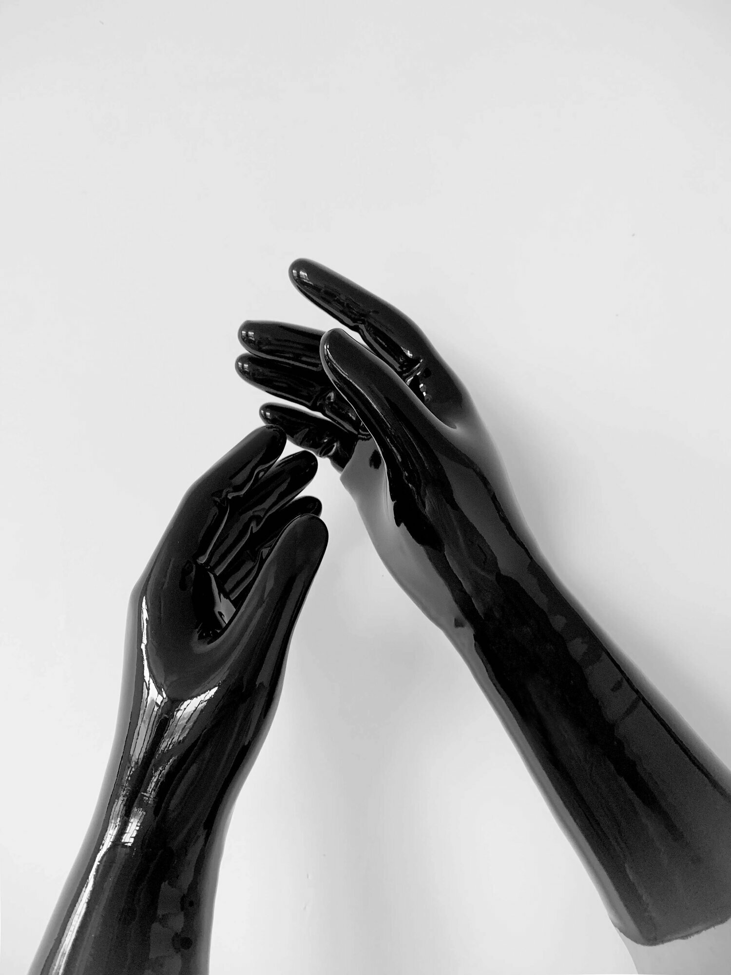 Латексные перчатки черные L