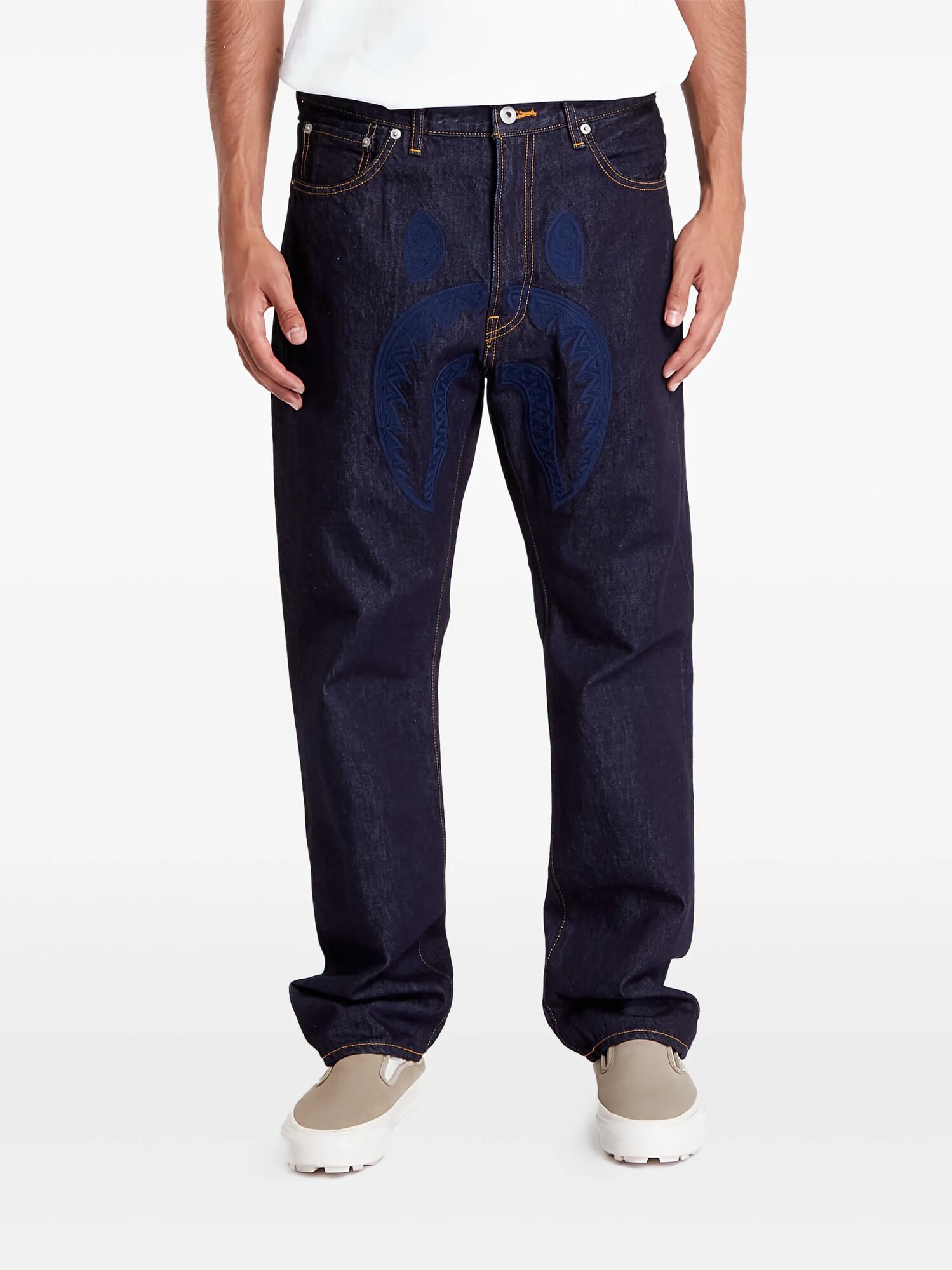 Джинсы Джинсы с вышивкой 