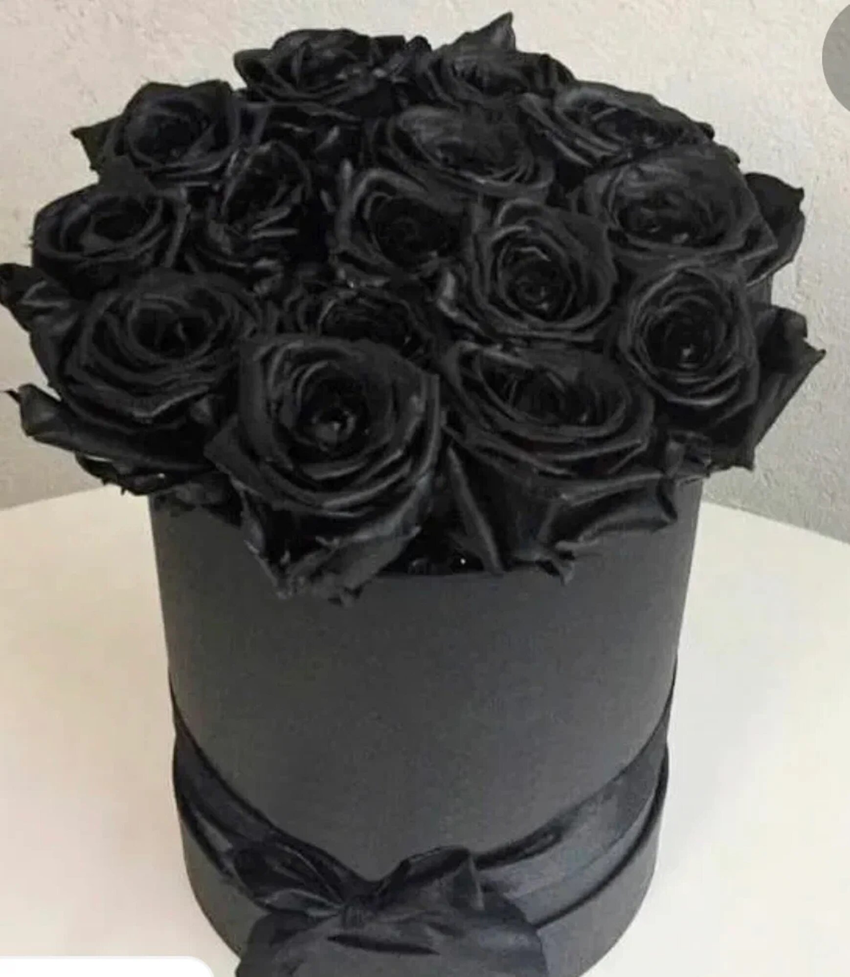 Букет ShokoFlowers, черные розы, 51 цветок, в коробке, флористическая губка