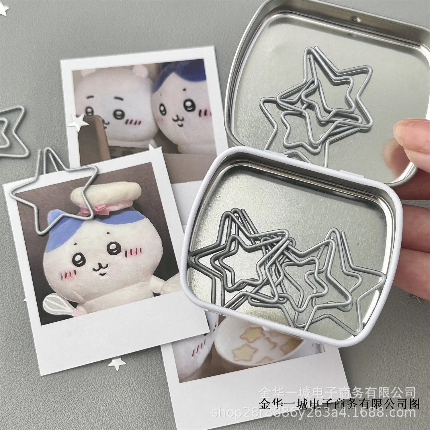 Металлические скрепки с серебряной звездой