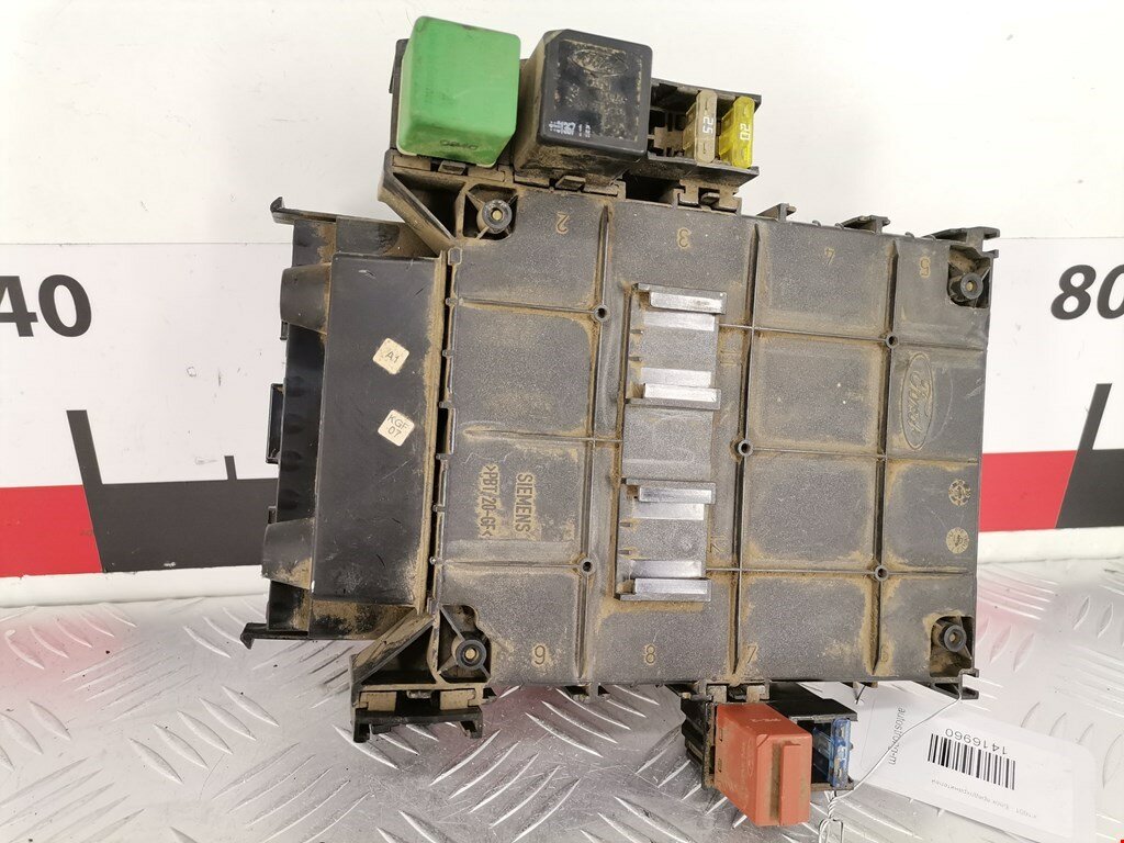 Блок предохранителей Ford Fiesta 4 YS6T14K150CC арт. 1416960