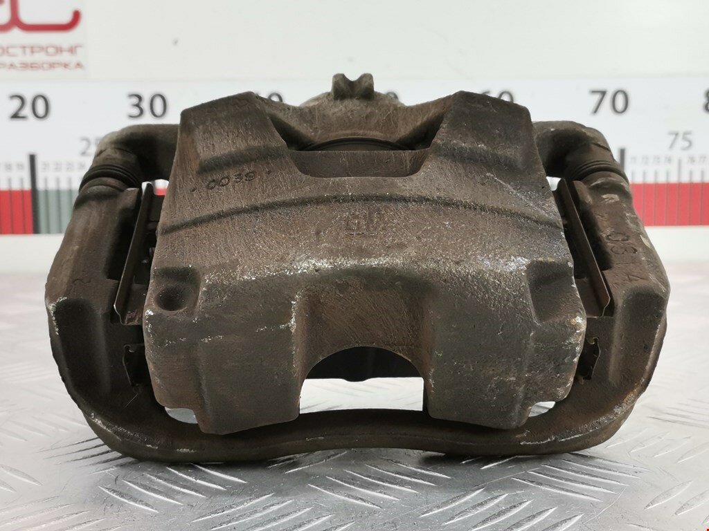 Суппорт передний правый Chevrolet Cruze 2 (J300) 13301227 арт. 1511535