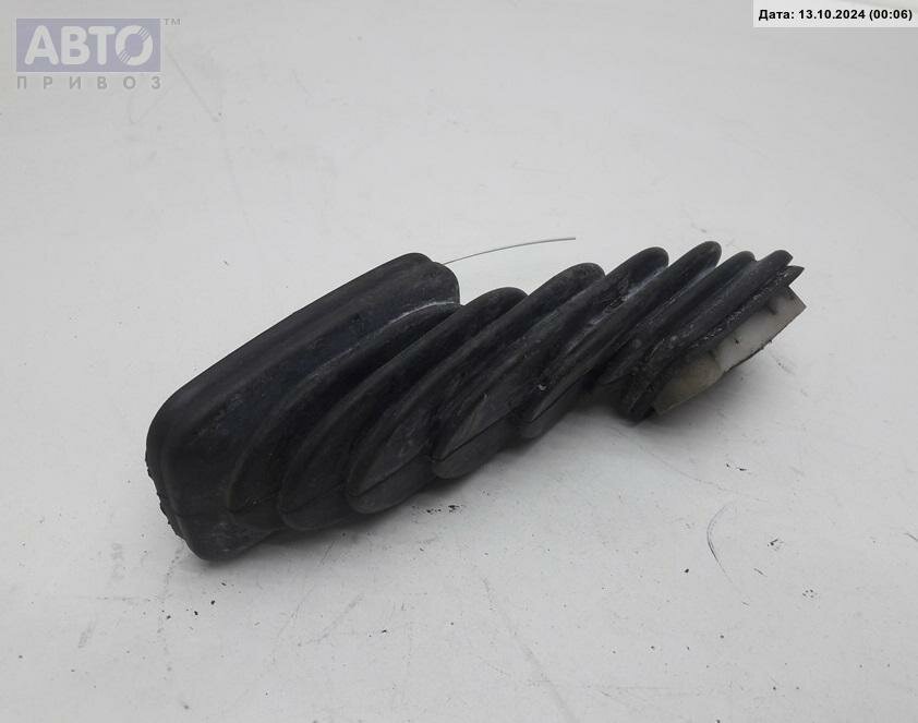 Уплотнитель двери задней правой Skoda Octavia mk2 (A5 1Z) 2004-2013