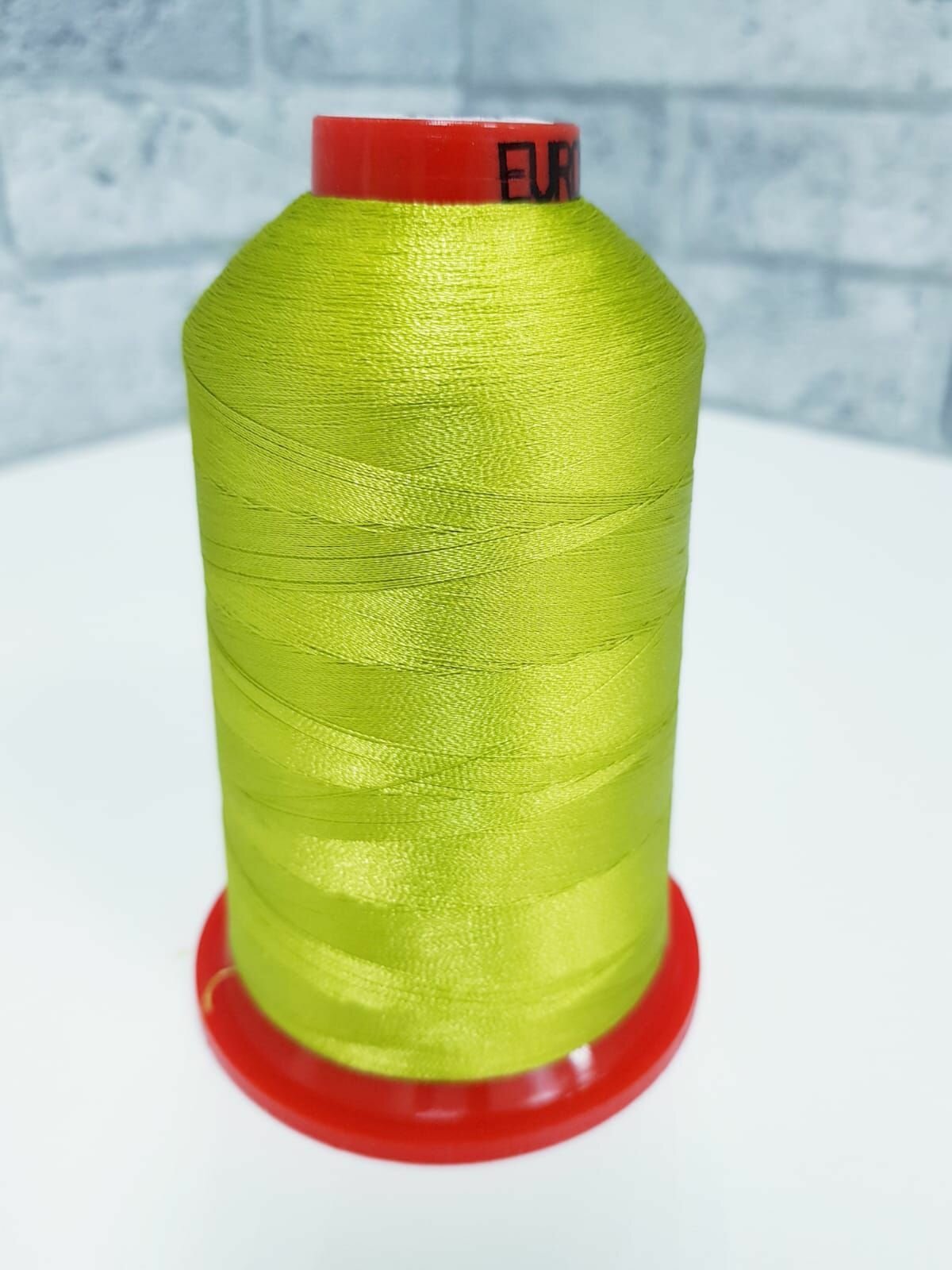 Нитки вышивальные Euron Р-130 №130 5000м, полиэстер, Цвет-1524 лаймовый