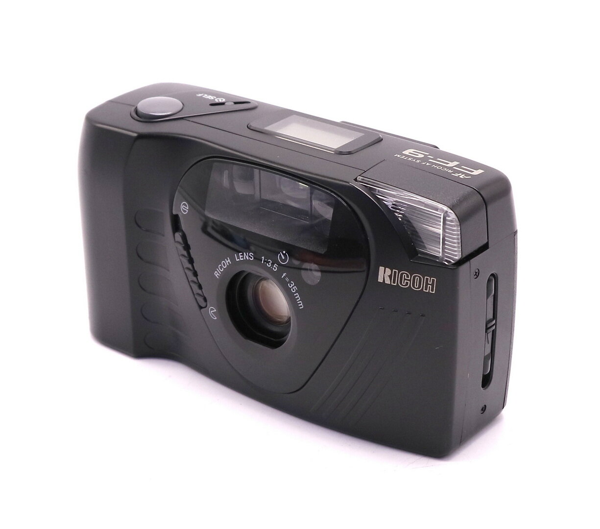 Плёночный фотоаппарат, простой дизайн Ricoh FF-9