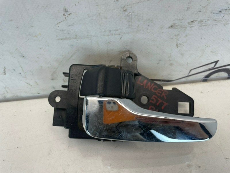 Б/У ручка двери внутренняя Mitsubishi Lancer 2007 CY 4A91 Задн. Лев. nНезначительные царапинки хромовой частиnВнешнее состоян...