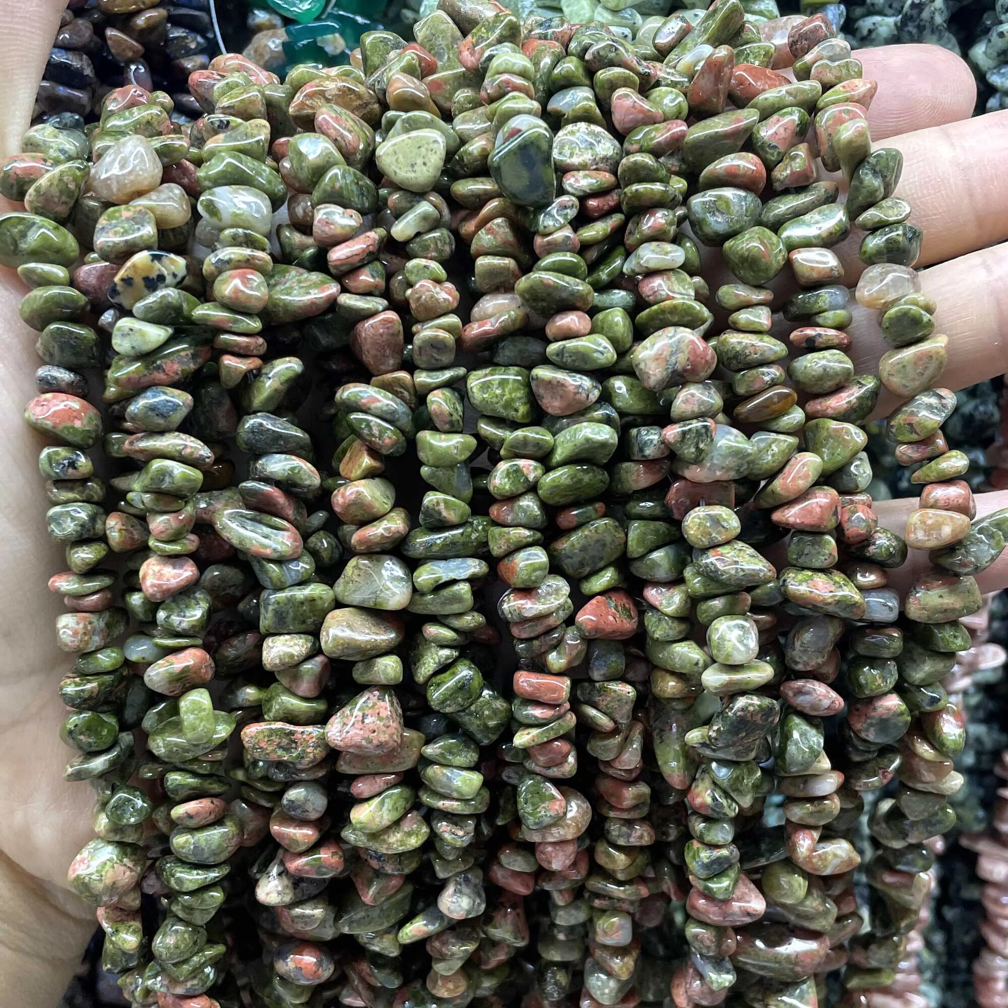 Бусины гравийные Unakite