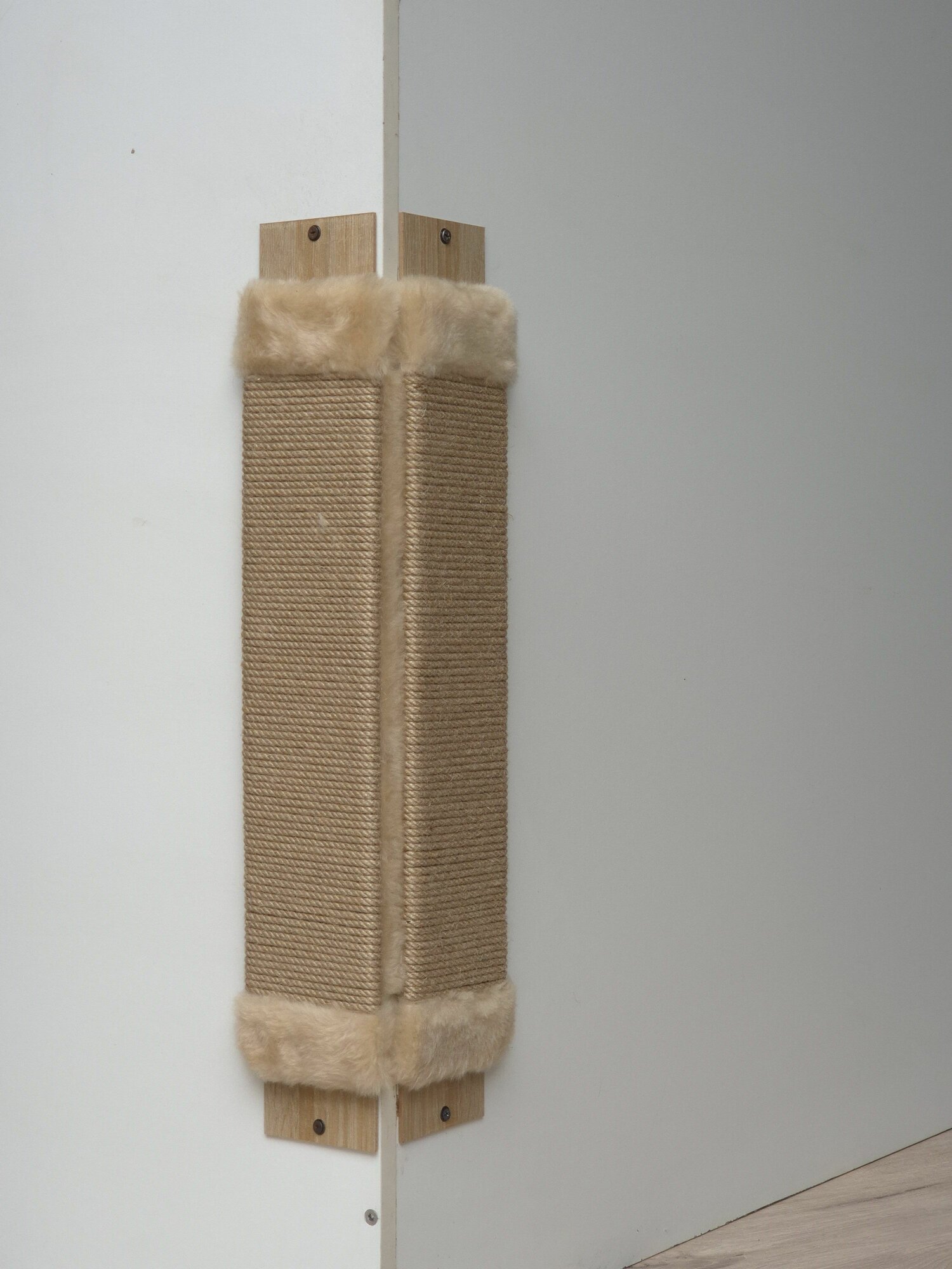 Когтеточка настенная "Зоо Классика" когтедралка для кошек и котят из натурального джута верёвки