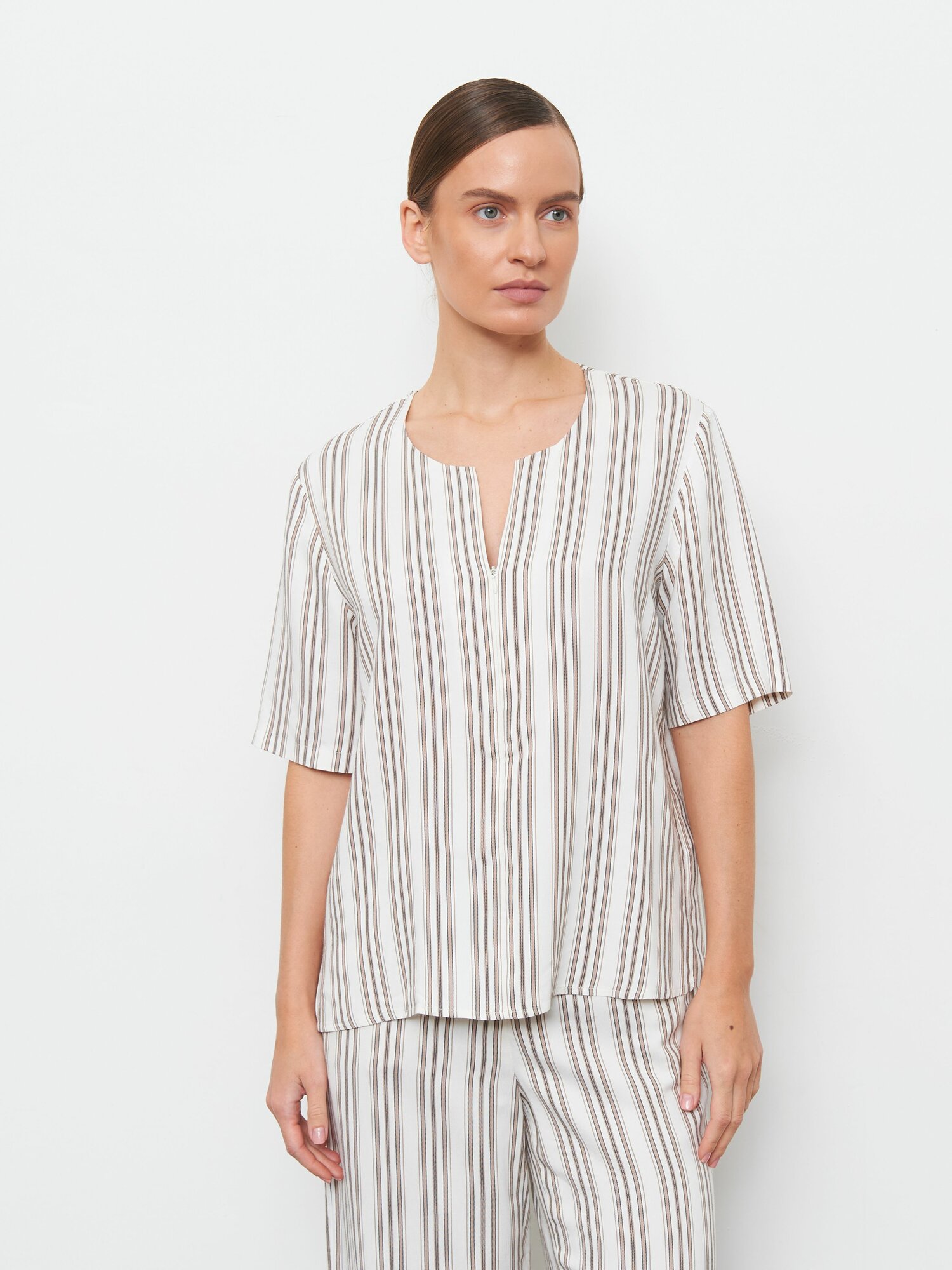 Блуза Gerry Weber Весна-лето 2024, размер 42, бежевый — фото 1