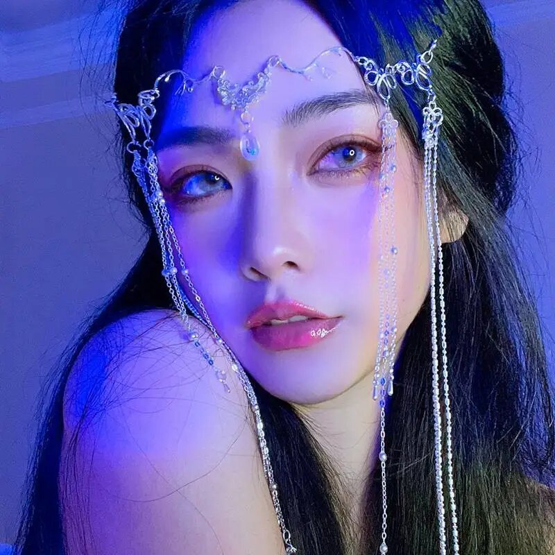 Свадебная тиара из сплава серебристого цвета