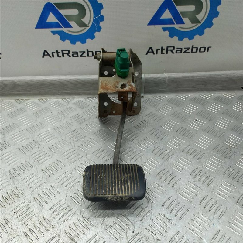 Б/У Педаль тормоза Ford Focus 1 / Форд Фокус 1 2.0 ZETEC 131Л.С. 2002