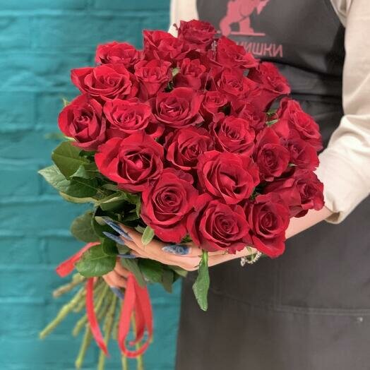 Букет из 25 красных роз Кения 60 см