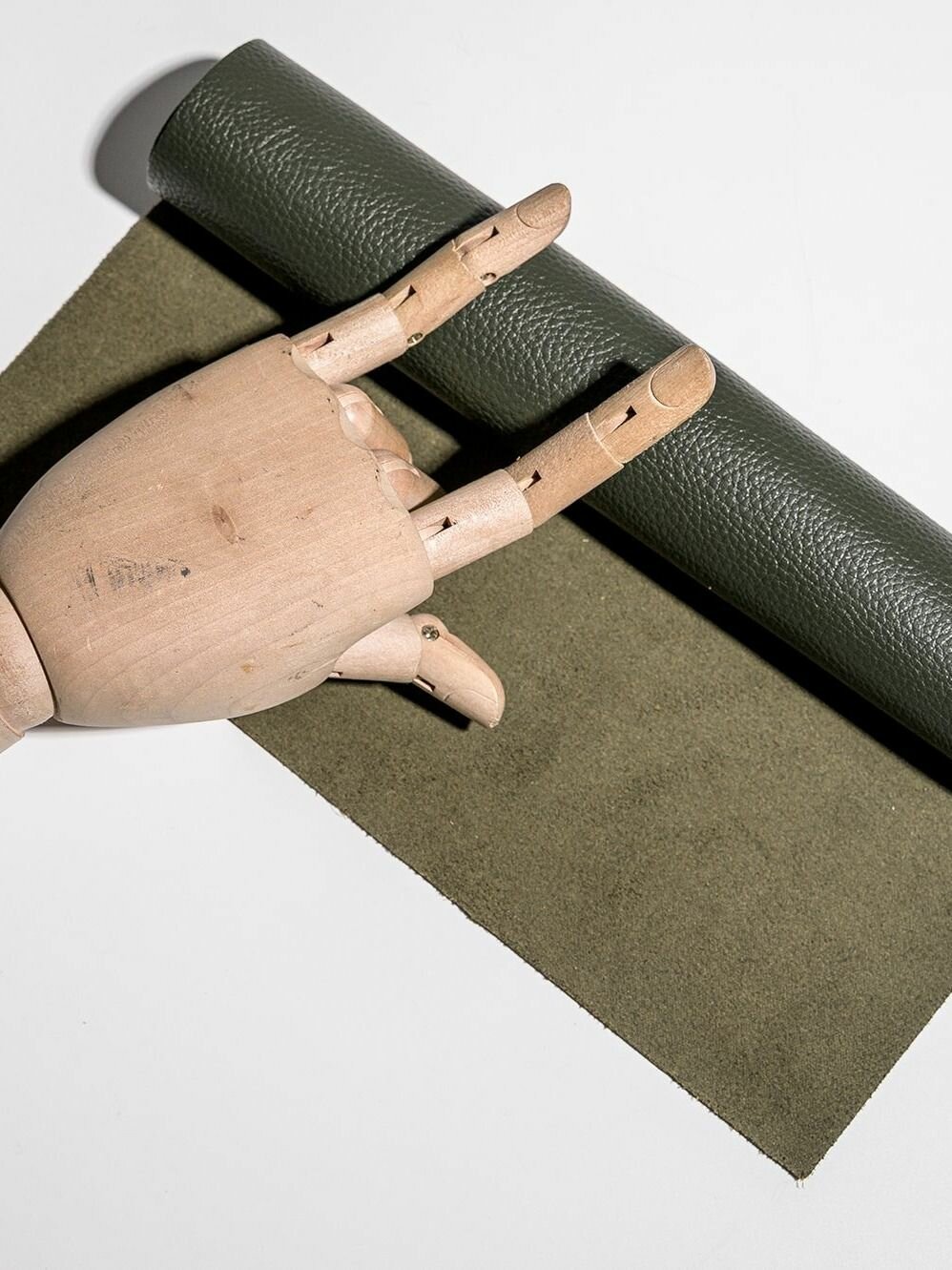 Кожа натуральная галантерейная в листах. Флотер 1.4-1.6 мм. А3. Хаки.