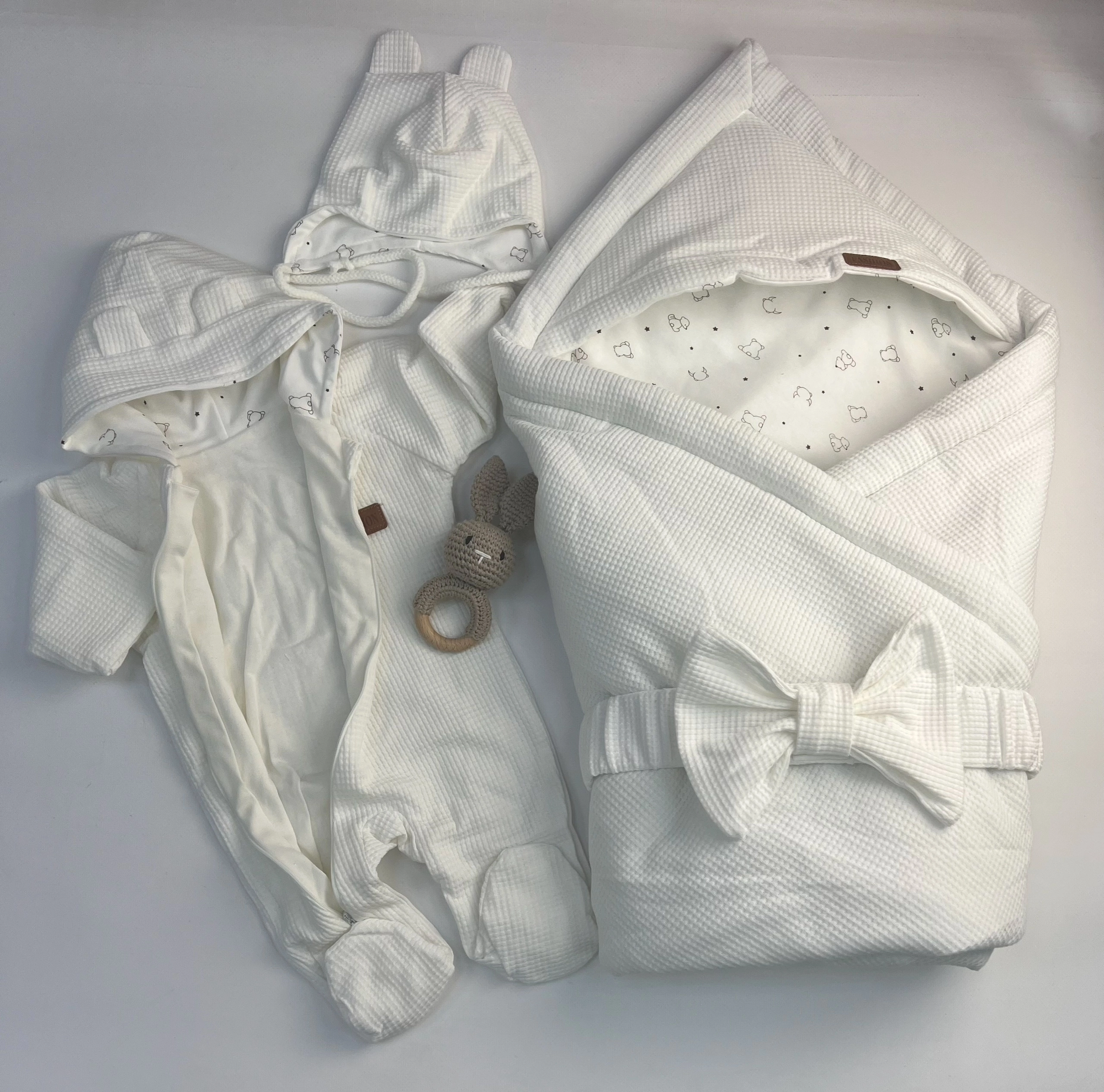 Конверт для новорождённого на выписку из роддома вафельный 4 предмета белый