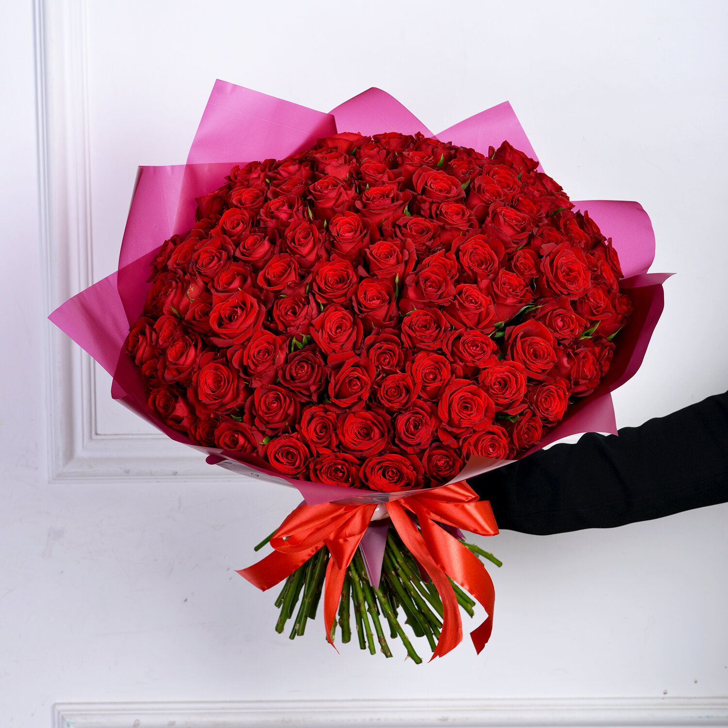 Букет Magic Flower, красная роза, 101 цветок, высота 40 см, в пленке