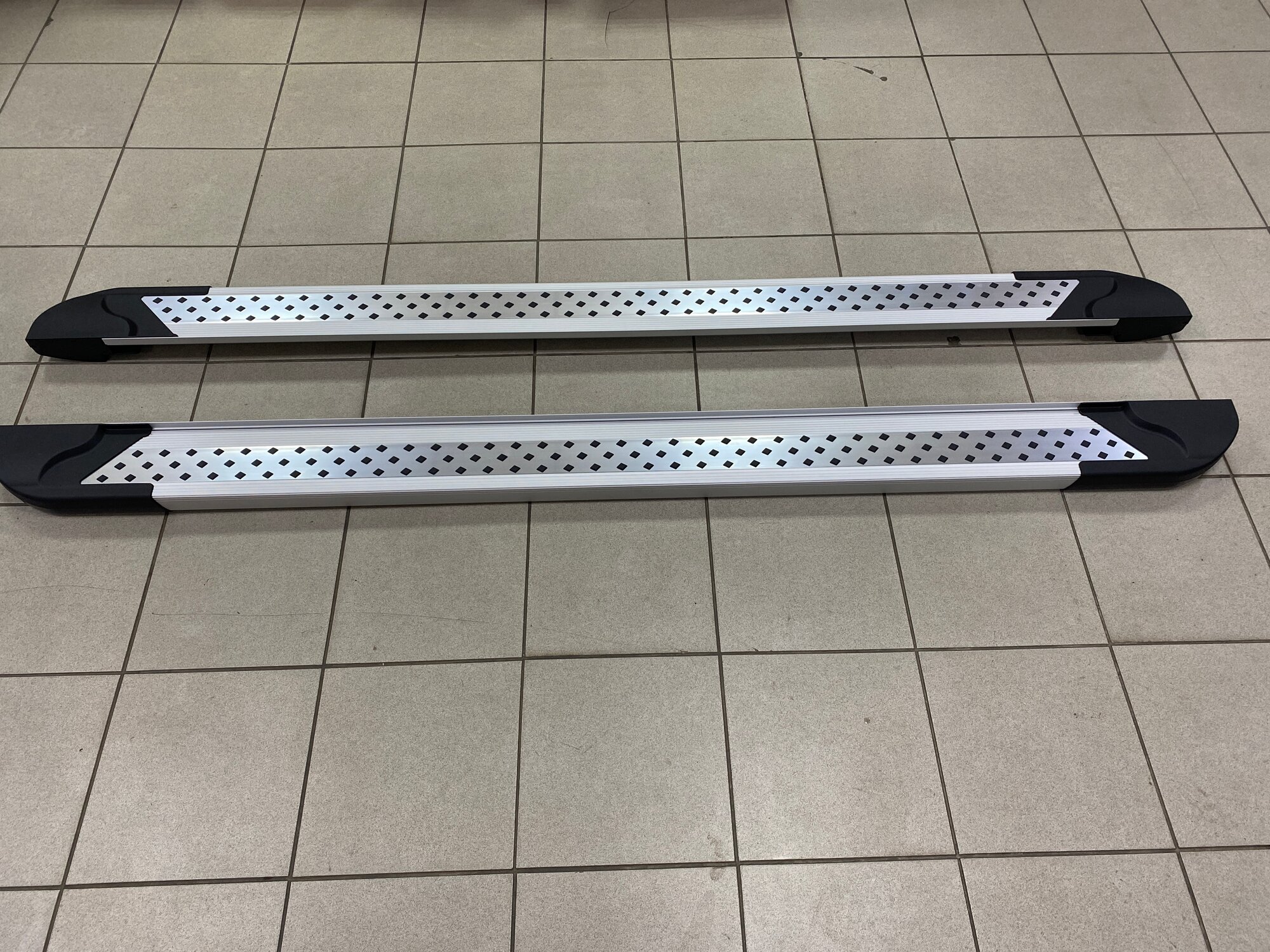 Пороги-подножки VISION (ERKUL) на MITSUBISHI L200 2006-2024 \ PAJERO SPORT 2008