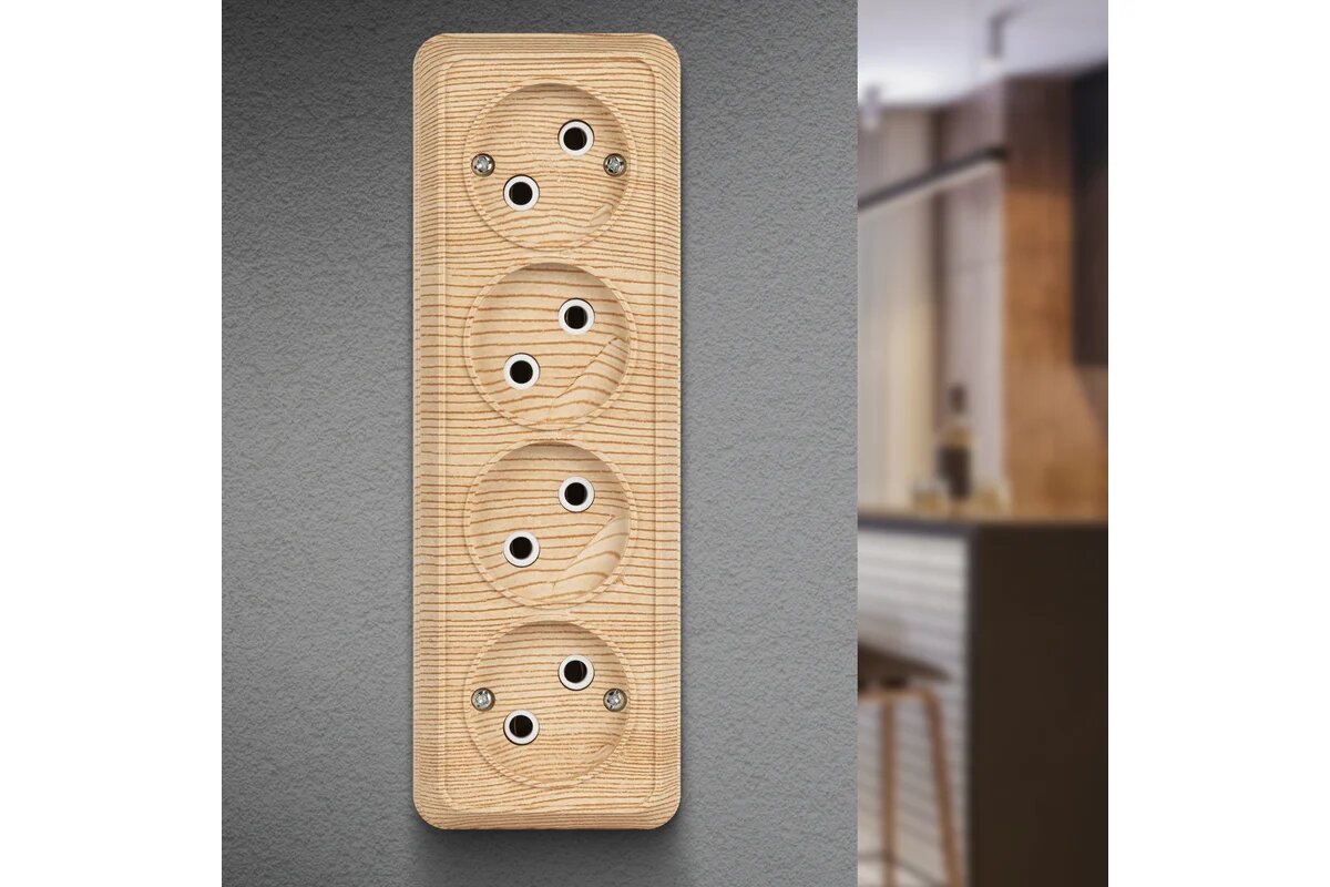 Intro Quadro 2-207-11 без заземления, четырехместная розетка 4х2P 16A-250V IP20 сосна ОУ