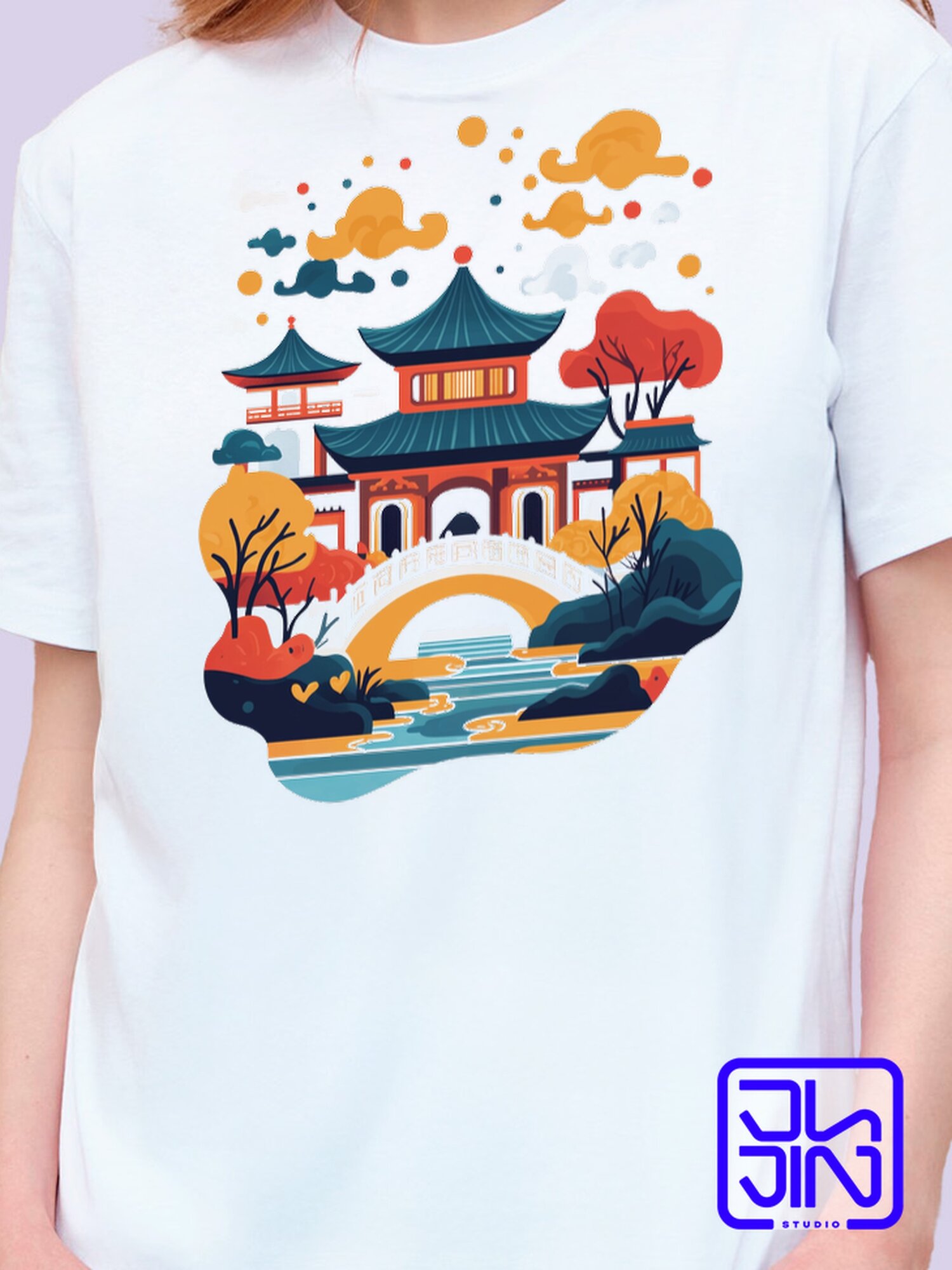 Футболка классическая женская с авторским принтом Бирюзовая этническая пагода с синим мостом и рекой в стиле аниме, белый хлопковый трикотаж с прикольным рисунком на груди