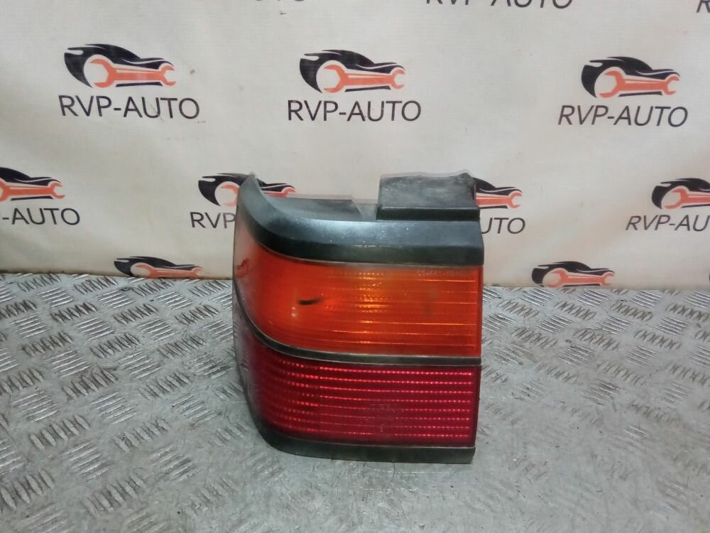 Фонарь задний левый Volkswagen Passat B3 4411915LUE