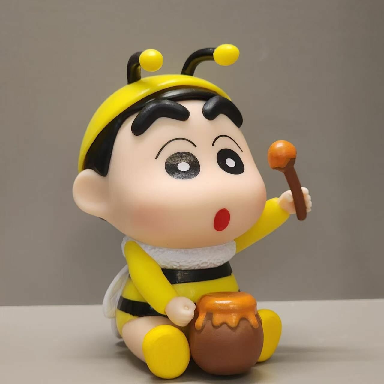 Фигурка Bee Shin милый коллекционный аниме-персонаж