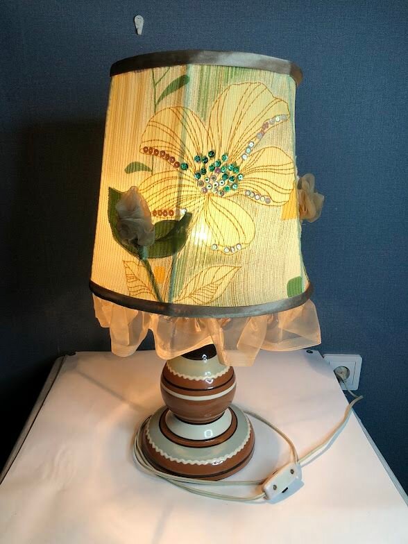 Настольная лампа винтажная с абажуром, з-д Искра, СССР, Киев "любовь, цветы", 54см, керамика, ткань, блески