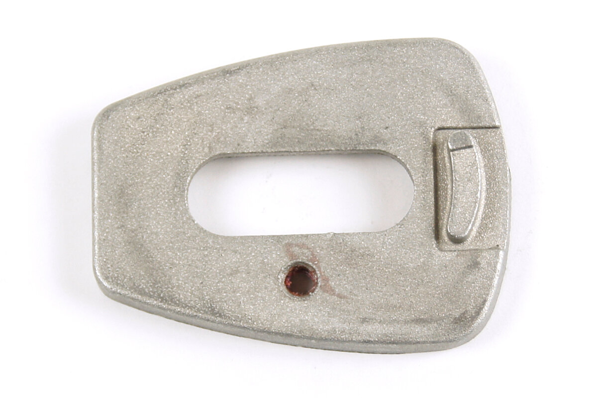 Накладка крышка шины (безинструментальное натяжение) подходит для электропилы CHAMPION 420N-16, 422-18