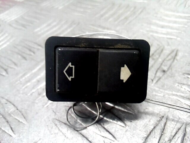 Кнопка стеклоподъемника BMW 5-Series (E39) 61318368974 арт. 433677
