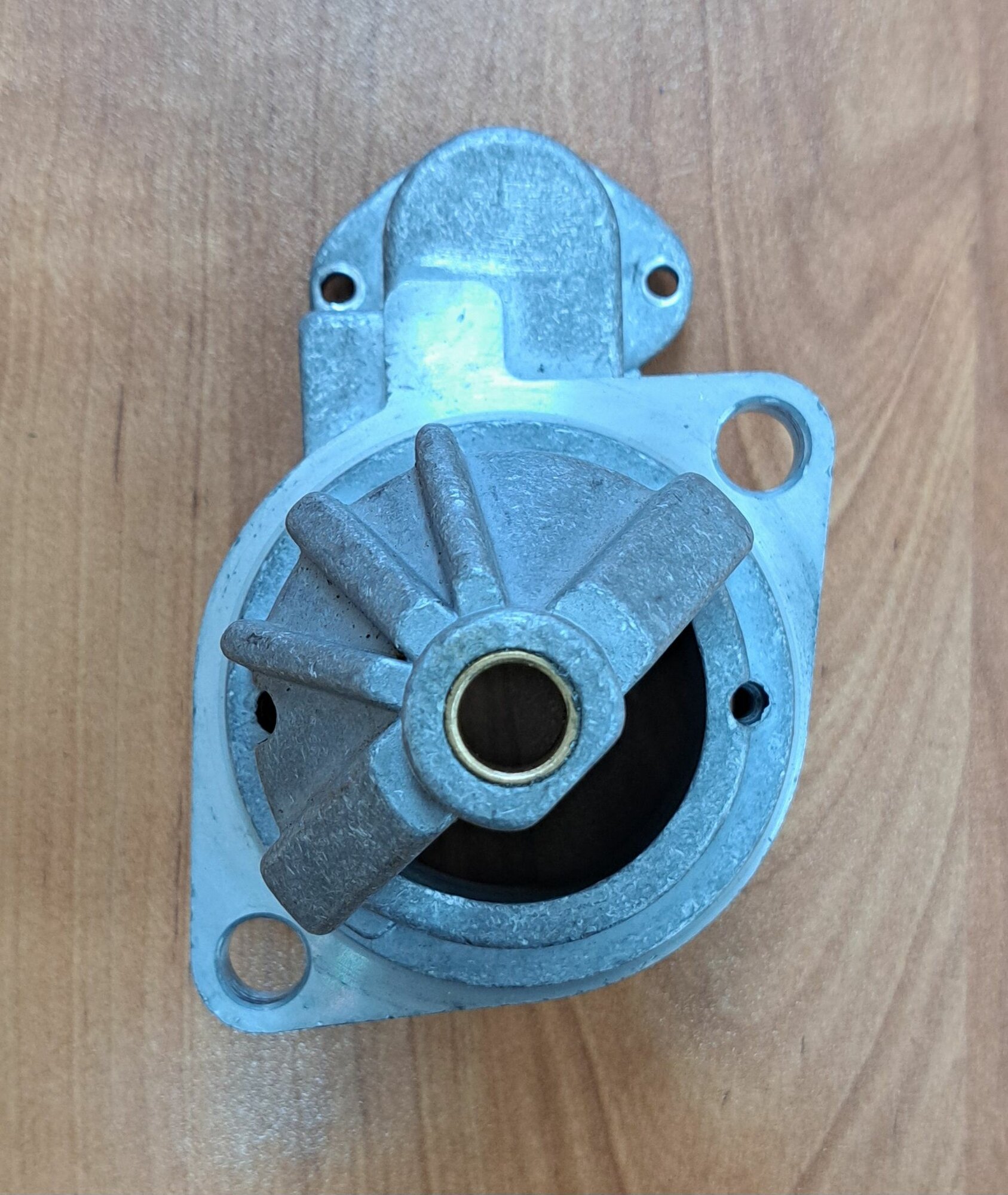 5732/6002ВТ Крышка передняя (носик) стартера 5732.3708000, 6002.3708000 ГАЗ, УАЗ с дв. 402