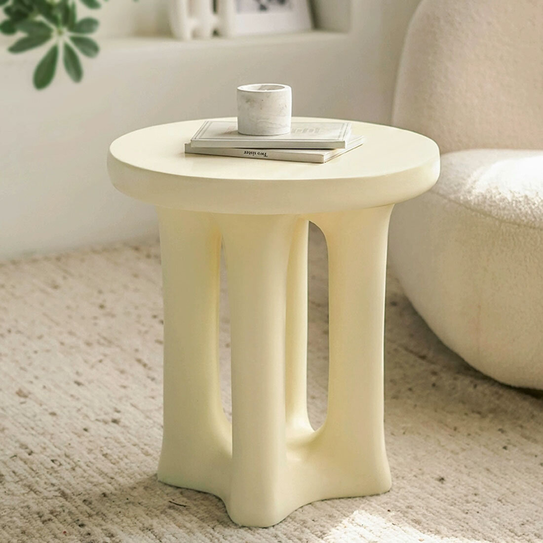 Декоративный кофейный столик Momo