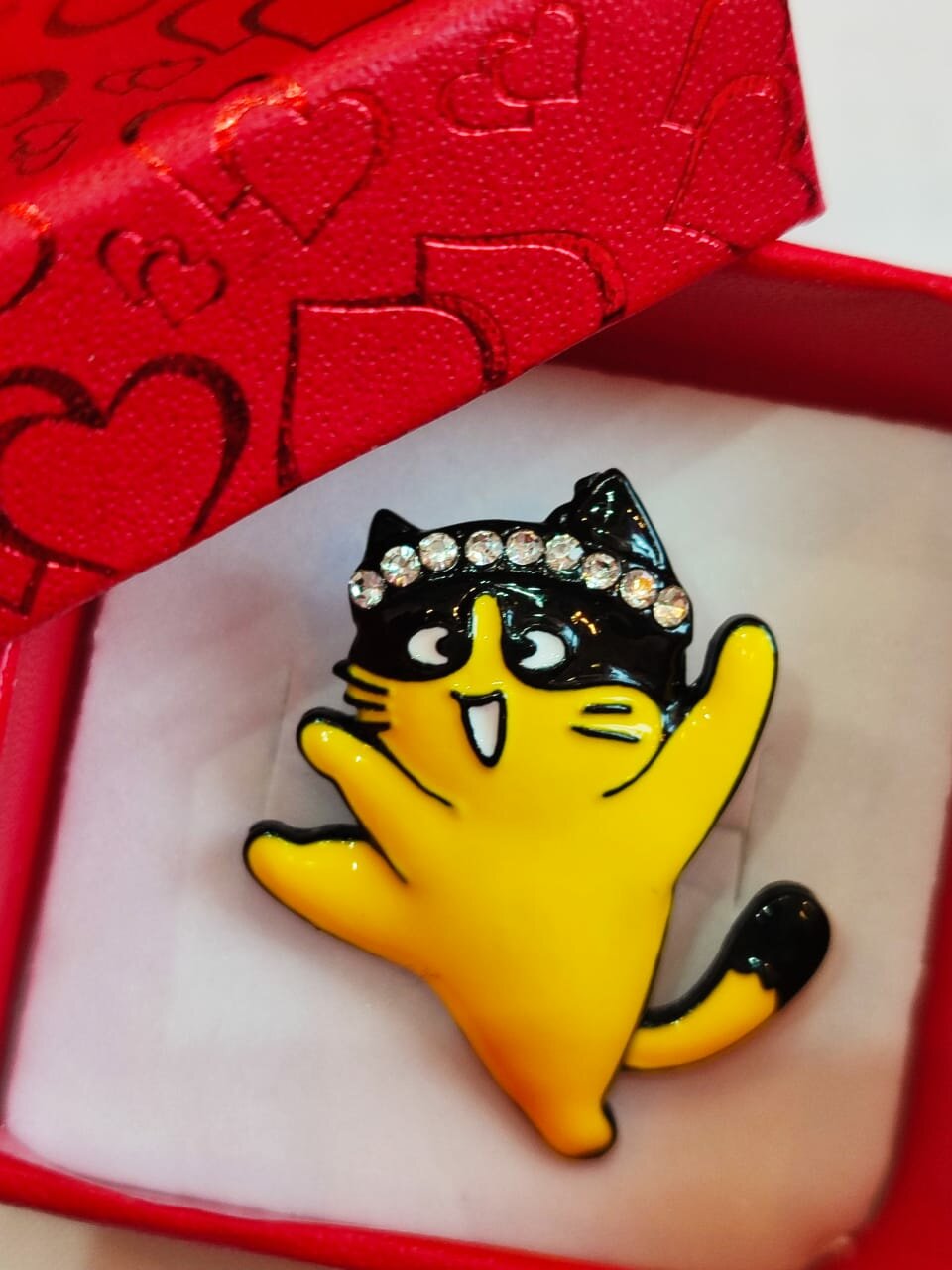 Брошь, эмаль, стразы