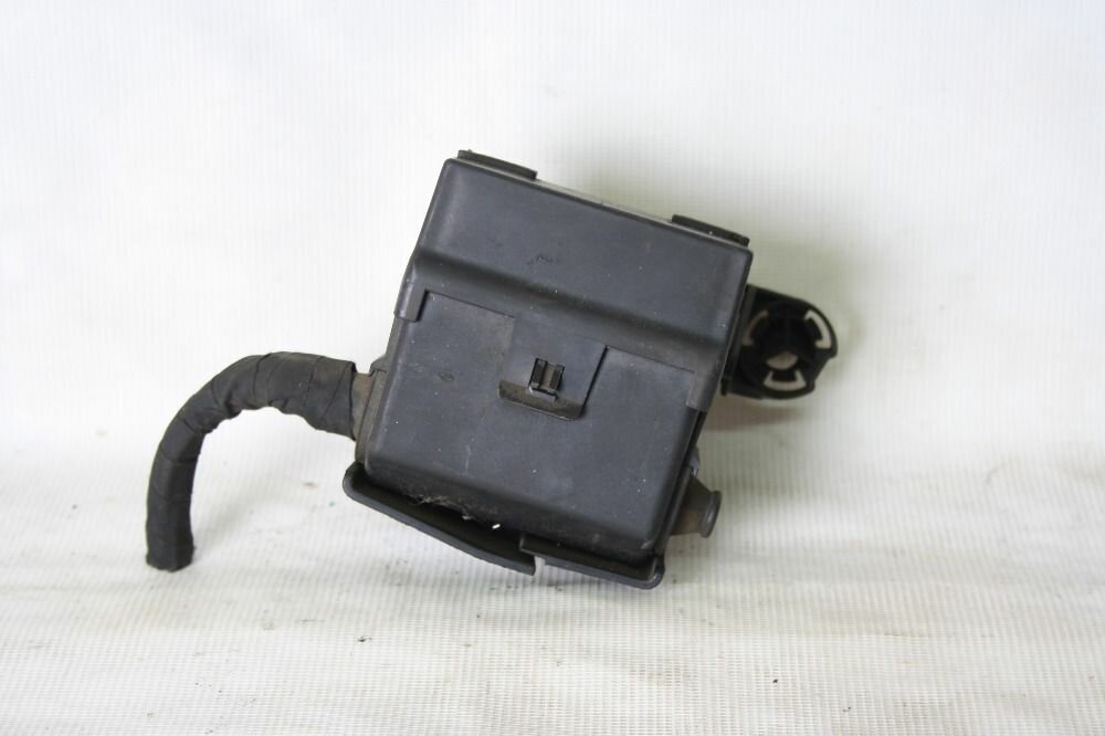 Блок предохранителей вентилятора Opel Astra J 90583465