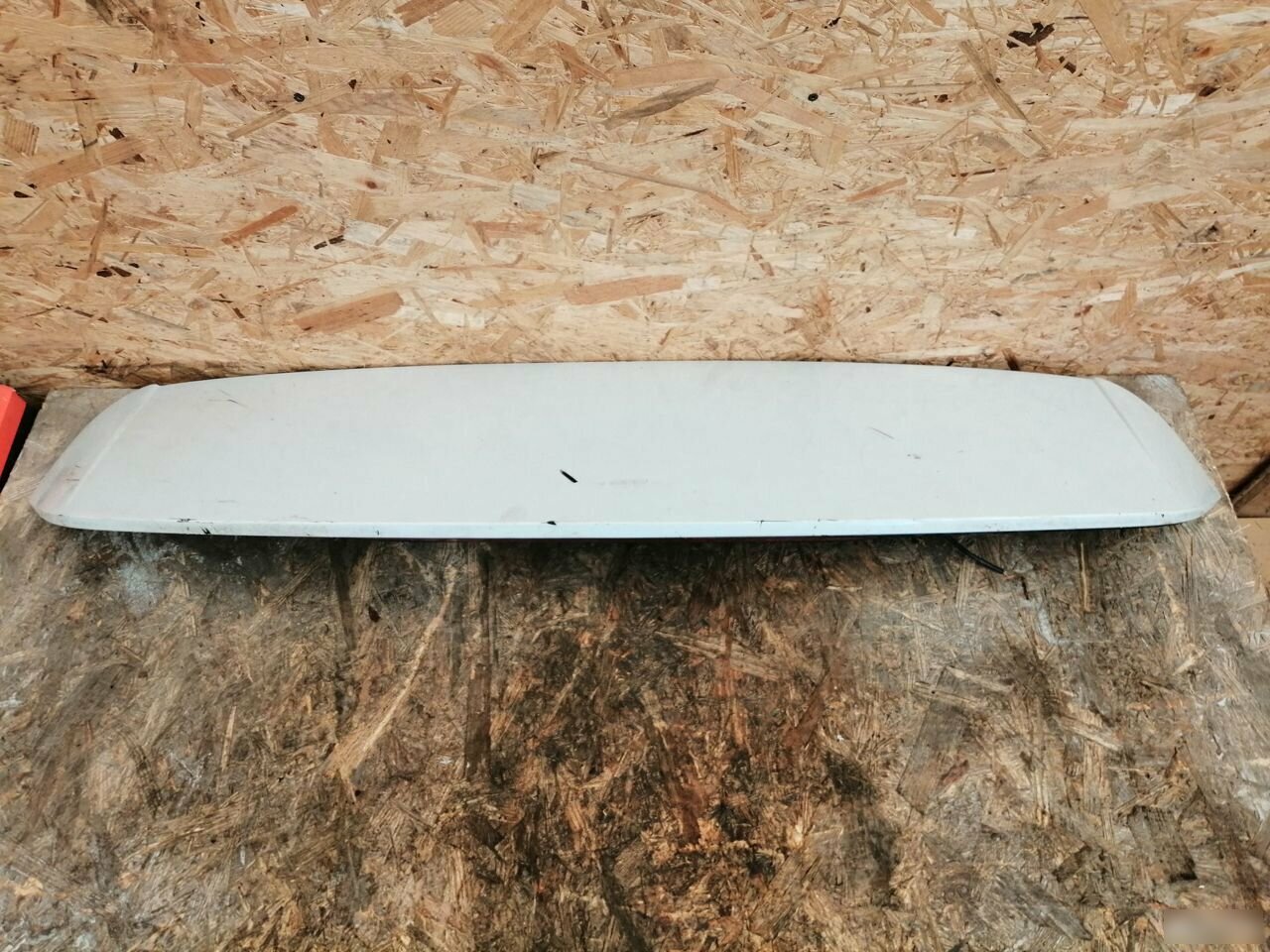 Спойлер багажника audi Q3 2012-2018 8U0827933