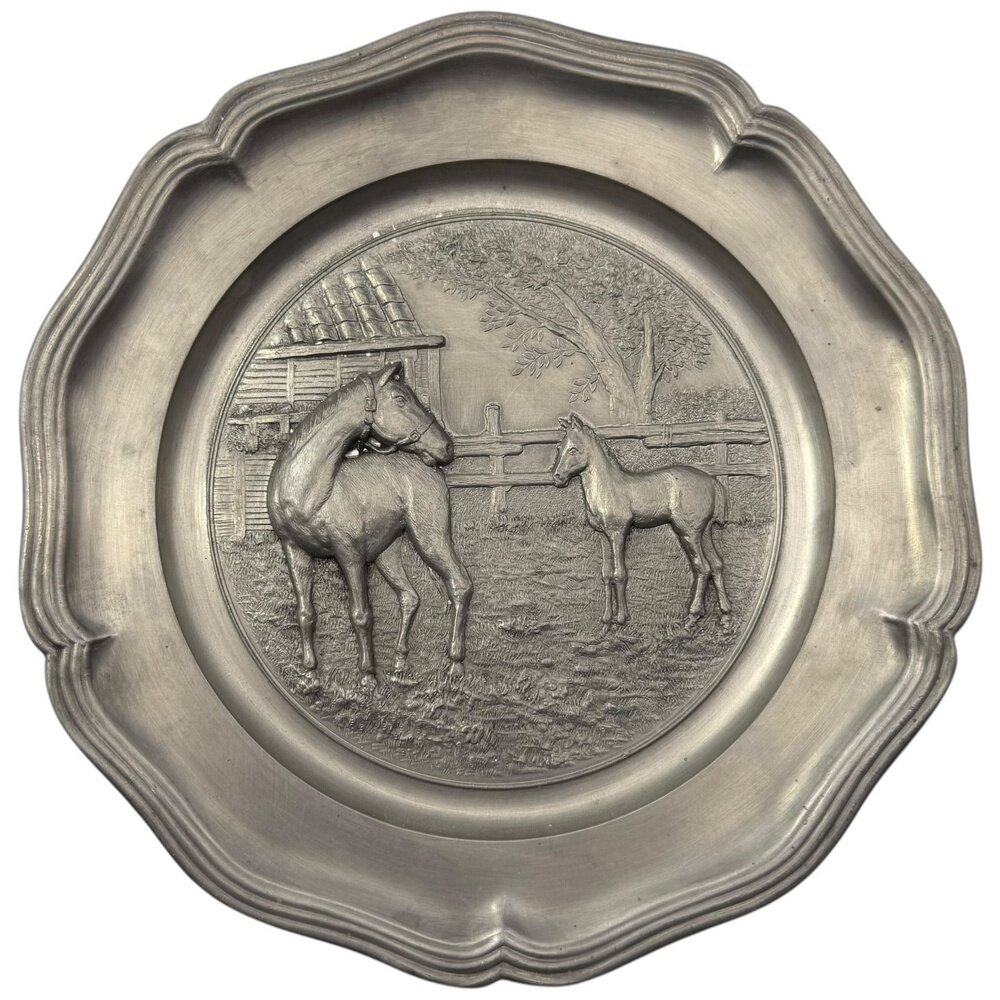 Тарелка декоративная "Лошади", 22 см, олово, 1960-1970 гг, Германия