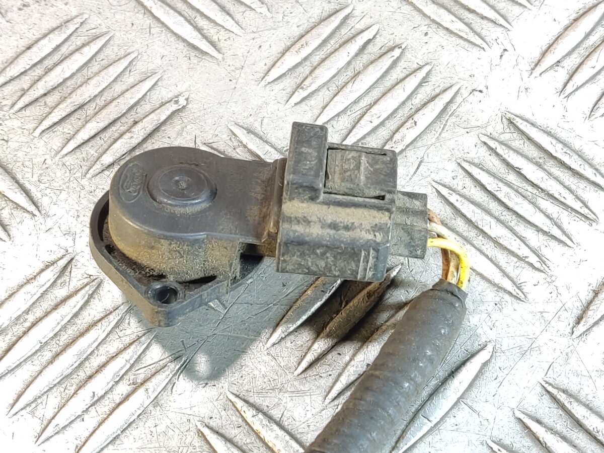 Датчик положения дроссельной заслонки MAZDA 6 GG LF0118911