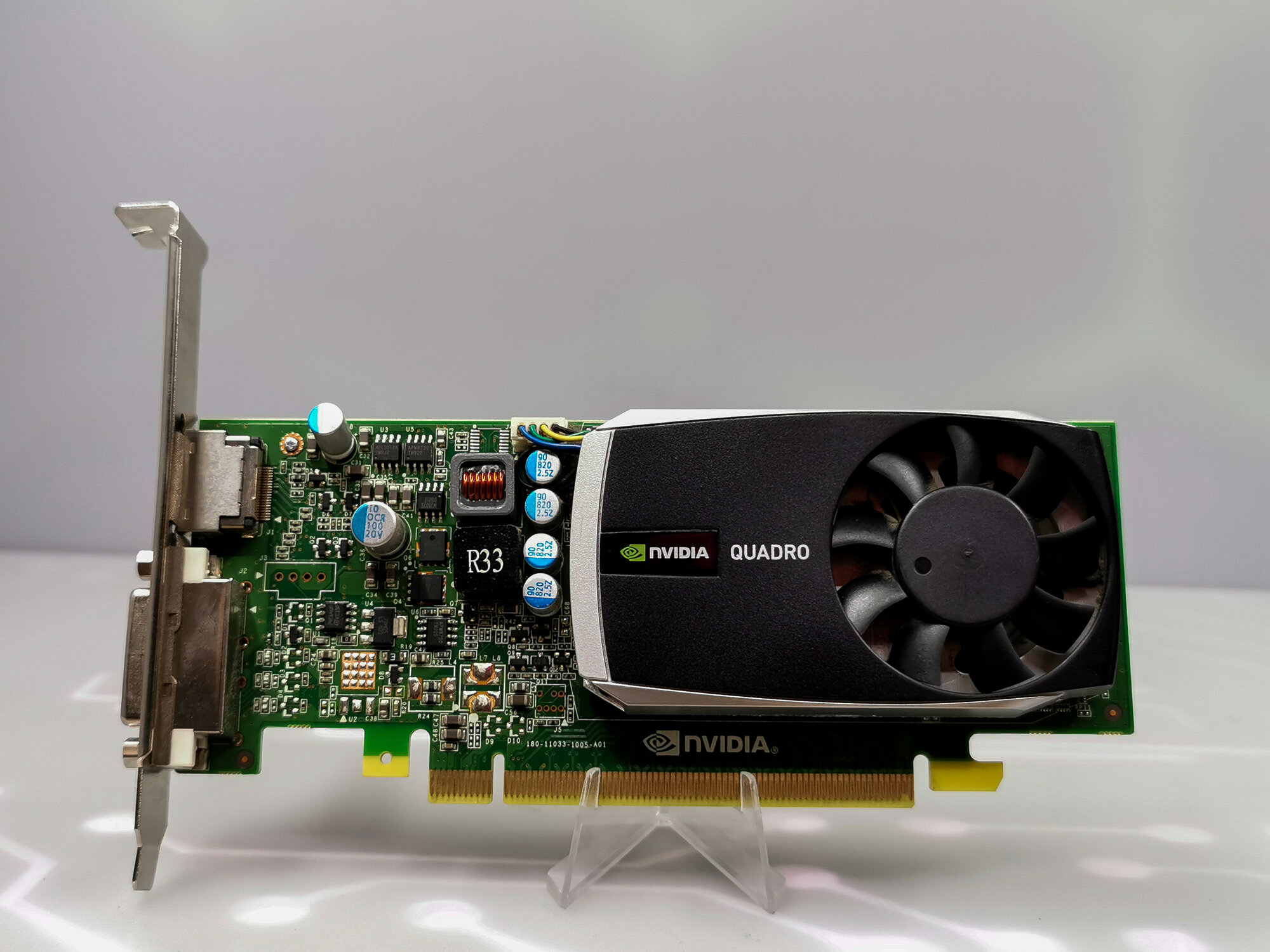 Видеокарта PNY NVIDIA Quadro 600 DDR3 1GB 128 бит 1024 МБ PCI Express 2.0 DVI/DisplayPort