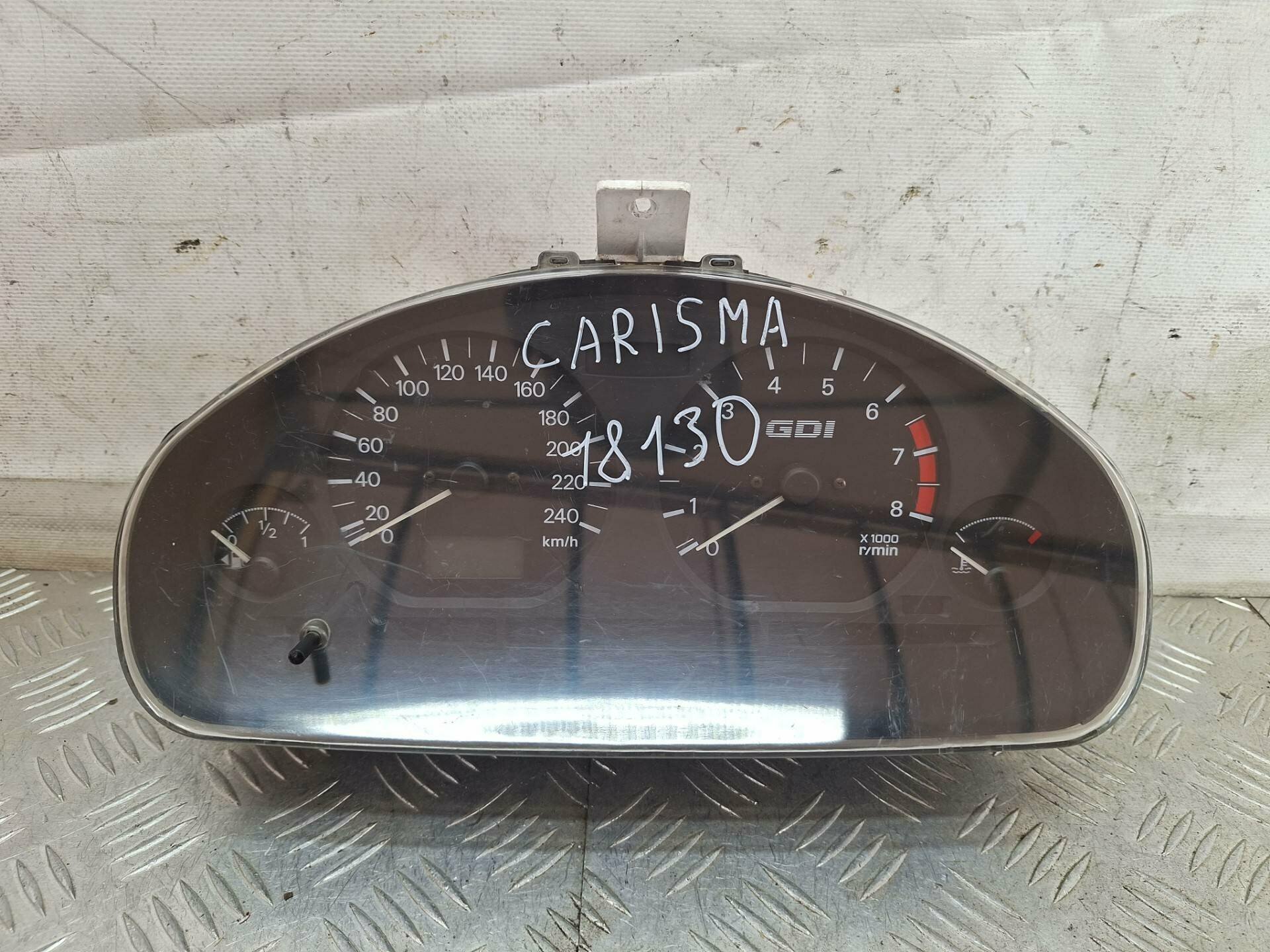 Панель приборов (щиток) Mitsubishi Carisma 1999 MR308415