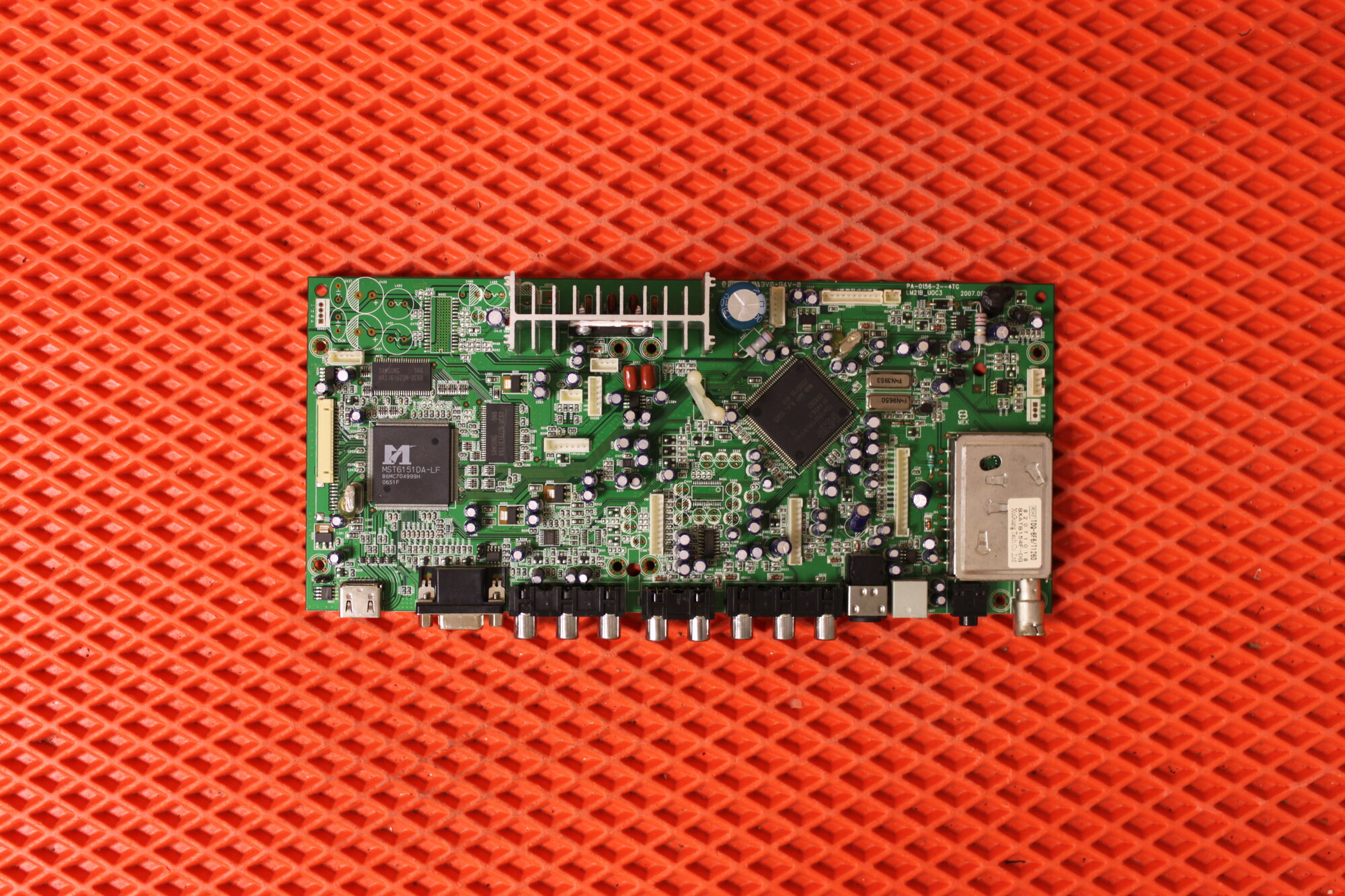 Основная плата (MAIN) PA-0156-2--4TG для телевизора SHIVAKI LCD-2610DVD в надёжной упаковке