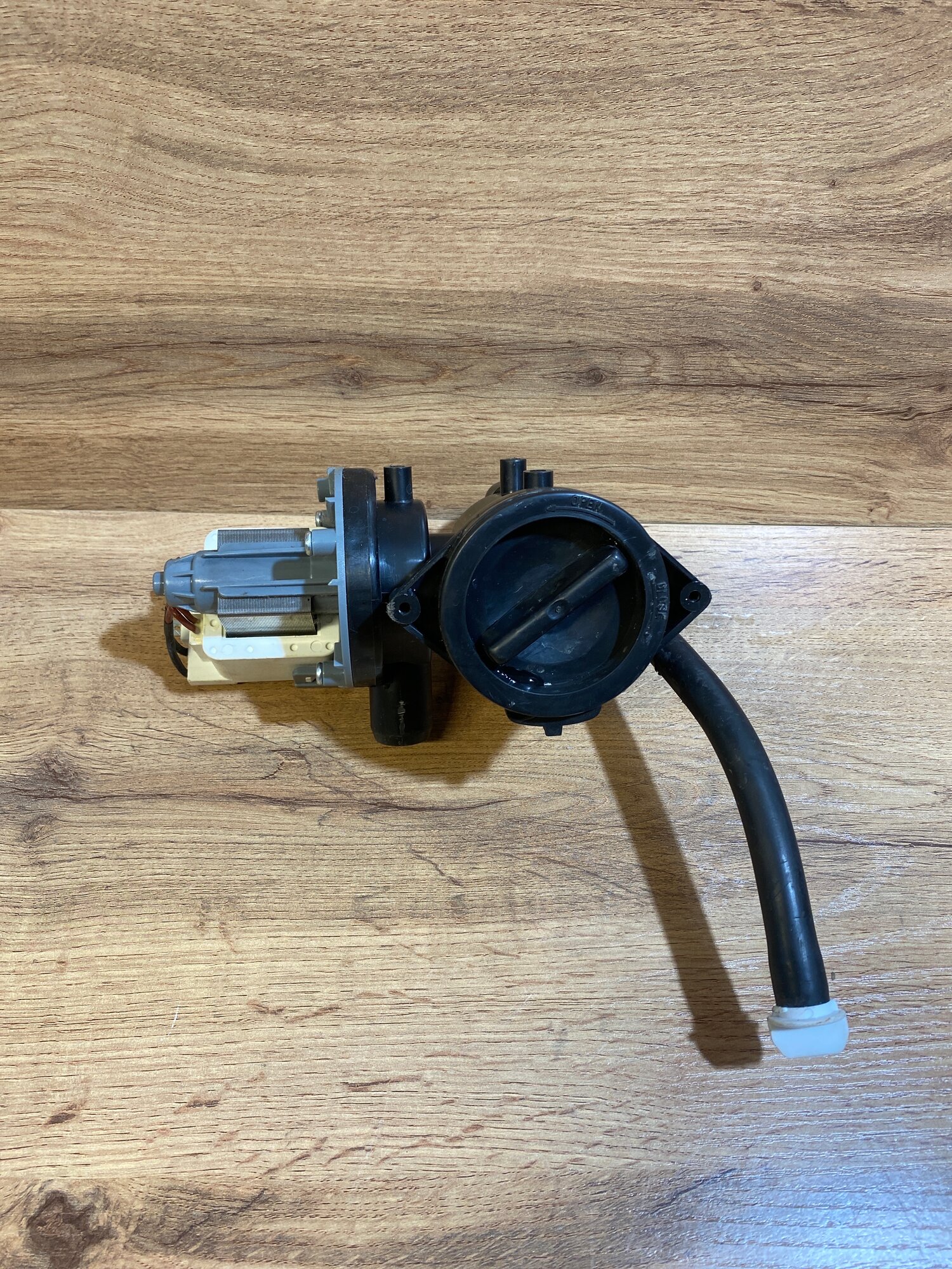 Насос с улиткой в сборе для стирально-сушильной машины DAEWOO DWC-UD1213, б/у