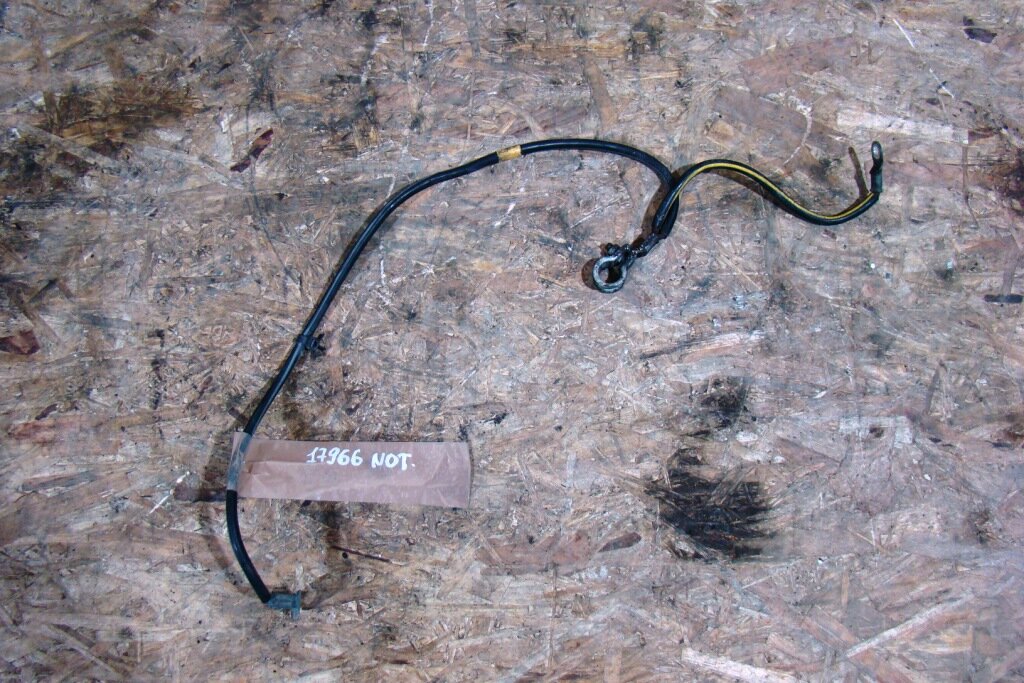 Nissan Note E11 Клемма аккумулятора минус 240809U11A