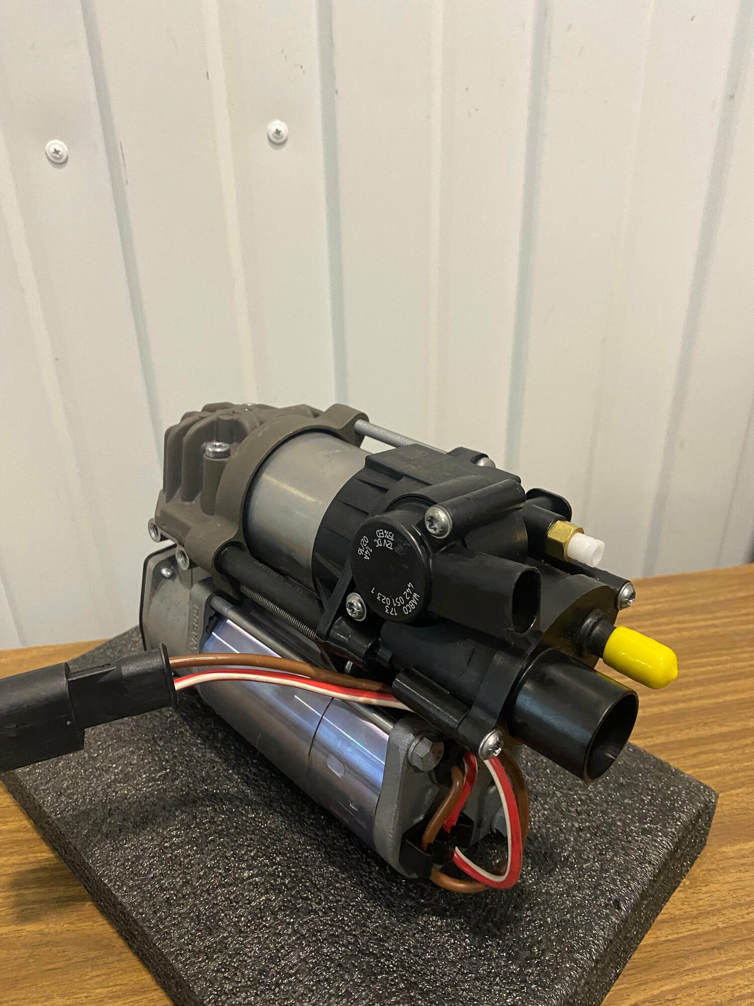 Компрессор пневмоподвески BMW 7 G11 / G12